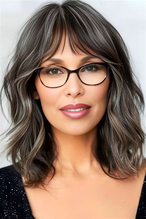 31 Must Try Hairstyles For Women Over 40 With Glasses In 2024 Oblong