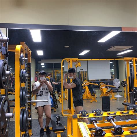 옛날아우내순대 제주지사 처남과 매형 사이좋게 운동💪🏻💪🏻 힘들다힘들어 나이많은거 빼고 이기는게 없네