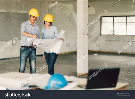 60160 Couple Construction Royalty Free Photos And Stock Images