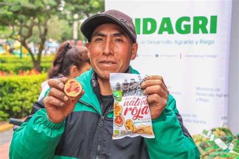 Día De La Papa Más De 700 Mil Agricultores De 19 Regiones Sustentan Su