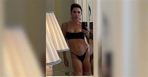 Lisa Rinna S Sexiest Photos See The Steamy Snapshots