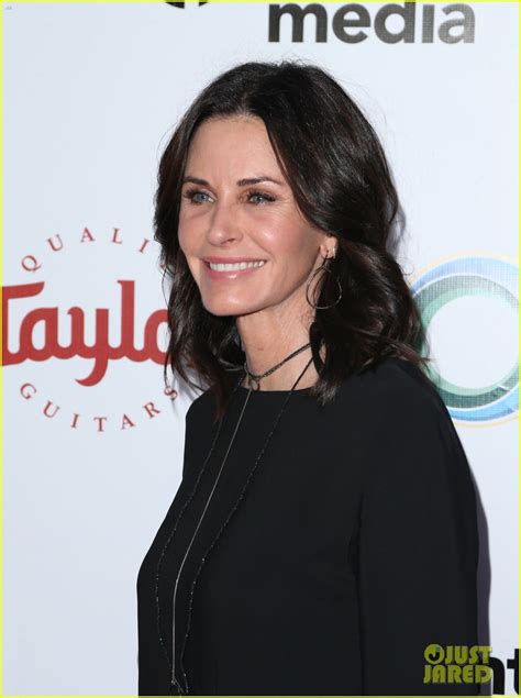 Courteney Cox Reveals Her Secret To Glowing Skin Read Here Photo