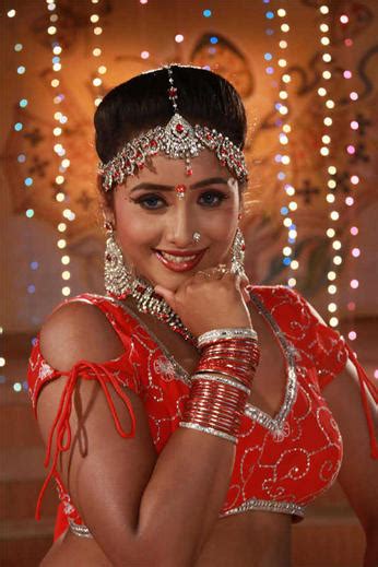 Bhojpuri Actress Rani Chatterjee Hot Thighs And Navel Show Bollywood Pandit A Guru Of