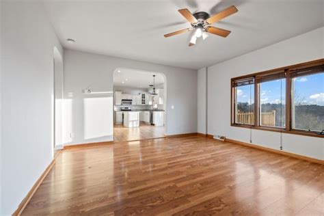 Shar Borg Real Estate Agent Compass