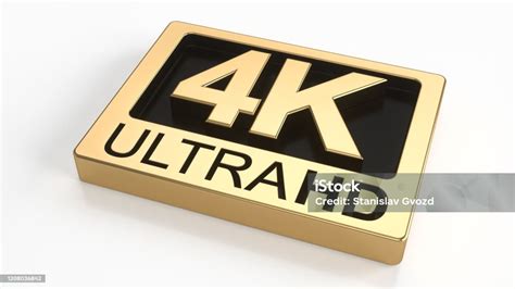 흰색 배경에 격리 된 4k 울트라 Hd 기호 흰색 평면에 황금과 검은 색 초고화질 기호의 텔레비전 기술 개념 3d 렌더링 0명에
