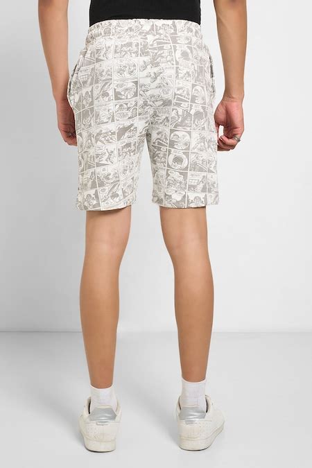 White Printed Knee Length Casual Men Regular Fit Shorts Selling Fast