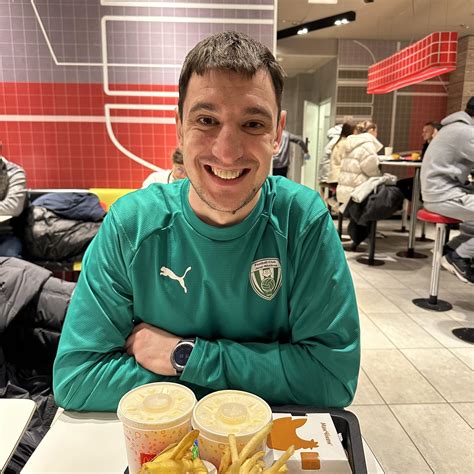 🙏 Друзі потрібна ваша порада й допомога Є знайомий який зараз стоїть на захисті нашої України