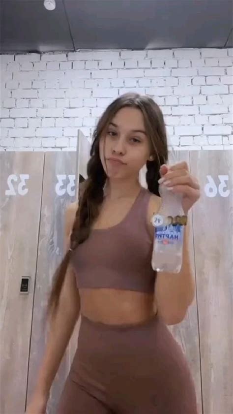 Милана Некрасова Девушки мулатки Танцующая девушка Позы девочек