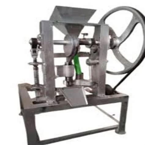 Iron Automatic Kapoor Making Machine 220v Capacity 350 Pieces Minute