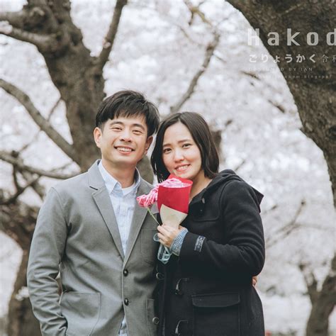 魚漿夫婦 日旅小知識 這個很冷門，雖然知道這個小知識沒什麼幫助，但還是給大家參考一下。 這個差別就是左邊藍色的是原本的全家，而紅色的則是由「サークルkサンクス Circle K