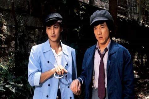 61岁展昭现身捞金状态好！曾爱金素梅至今未婚资产过亿何家劲