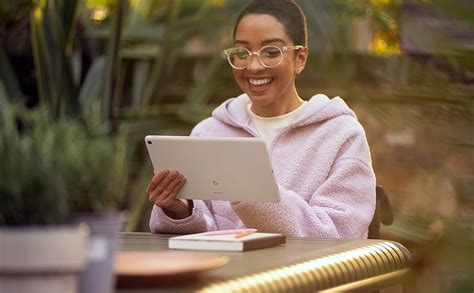 Versatile Google Pixel Tablet With Charging Speaker Dock