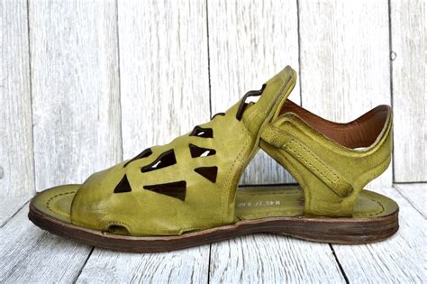 AS98 A16013 - Shoes for the Soul
