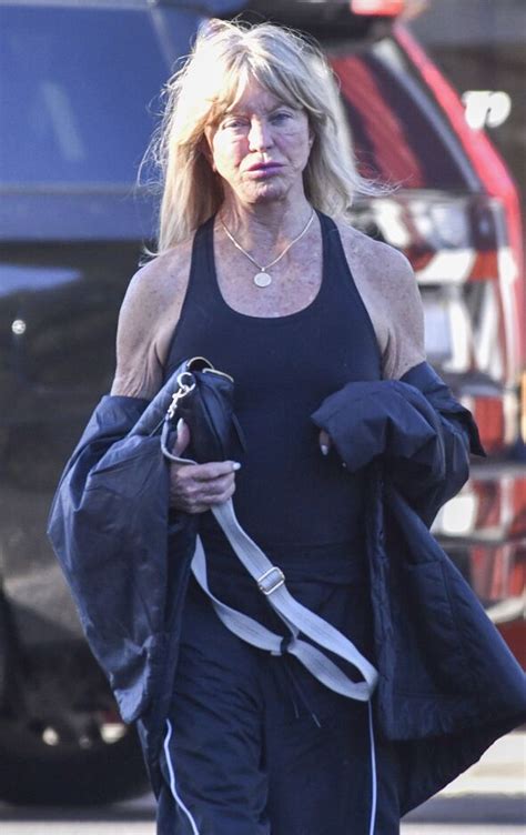 Goldie Hawn Steps Out Make Up Free In La Ahead Of 80th Birthday