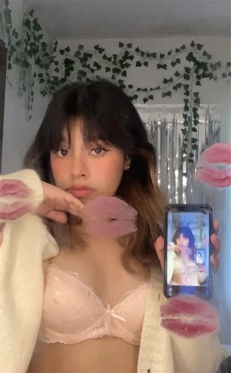 Pin By Manzoleonmarlene On Guardado R Pido Pretty Poses Inspo