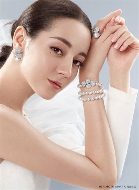 ตี๋ลี่เร่อปา นางเอกจีนเชื้อสายอุยกูร์ สวยหยาดเยิ้มเหมือนนางฟ้ามาจุติ