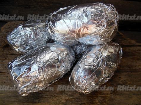 Картофель запеченный в духовке в фольге целиком 8 фото в рецепте