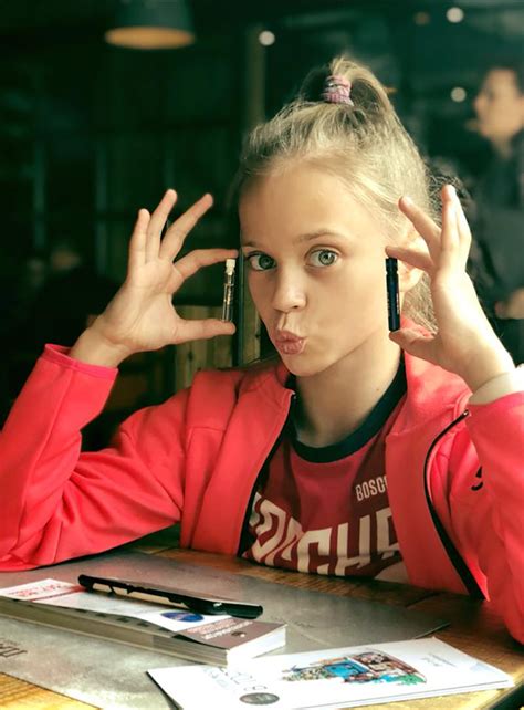 Come La Siberiana Alisa A 12 Anni è Già Una Modella Conosciuta Sulle