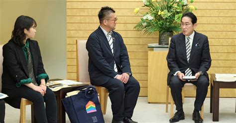 Japan Pm Apologizes To Lgbtq Activists Over Ex Aides Remark