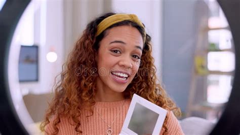 Girl Makeup Tutorial Video And Ring Light With Eyeshadow Color