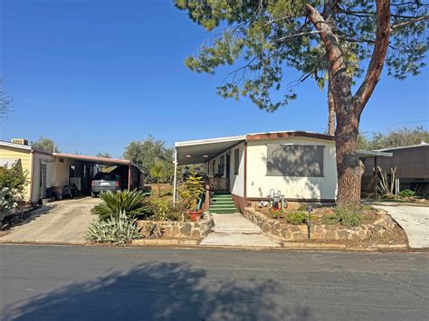 Castle Rock Mobile Ranch Mobile Home Park In Woodlake Ca