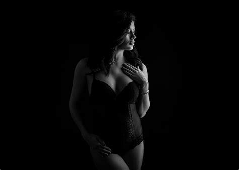 Tasteful Boudoir Photography Black And White