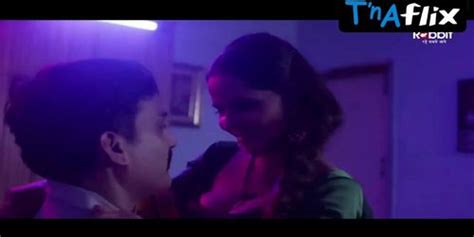 Prerna Keshwani Breasts Scene In Mittho Bhabhi