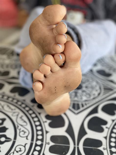 Would You Sniff In Between My Toes 🥰 R Footsniffing
