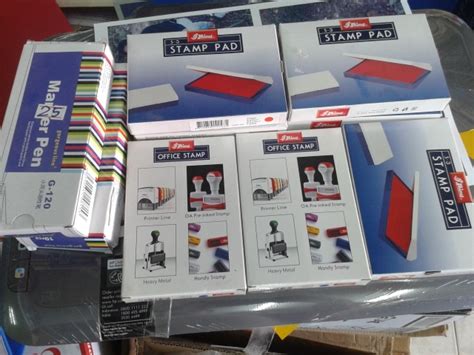 ตรายางชนิดด้ามธรรมดา แบบสี่เหลี่ยม รับทำนามบัตร รับทำตรายาง ทำสติ๊กเกอร์ ธนัชชากราฟิค