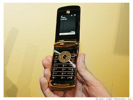 Modern Cell Phone Blog Motorola Razr V Luxury Edition Photos