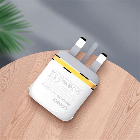 Ldnio A2316c 20w Pd Qc 30 전화 Usb 멀티 홀 고속 충전기 영국 플러그 Usb Ctype C 케이블 포함