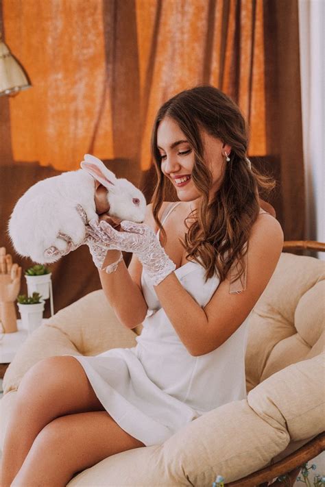 Идея для фотосессии с кроликом