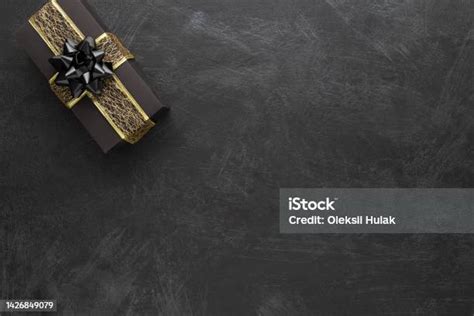 메리 크리스마스와 해피 홀리데이 인사말 카드 프레임 모의 0명에 대한 스톡 사진 및 기타 이미지 0명 2023년 겨울 Istock