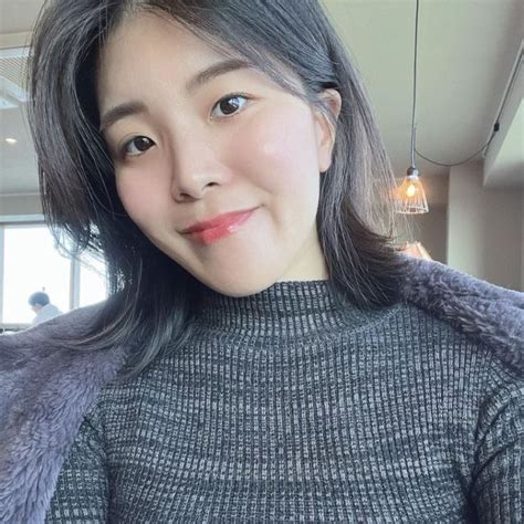 엄마 내가 아파서 미안해 2 암 진단 후 나는 모은 돈을 모두 엄마 통장에 넣고 주식 은행 핸드폰 비밀번호까지 넘겼었다 혹시라도 내 삶이 끝난다면 엄마가 쉽게