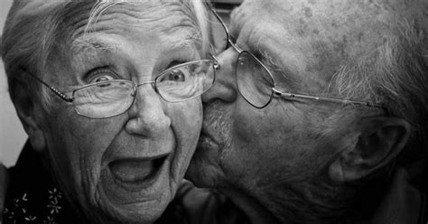 Anciano De A Os Acosa Sexualmente A Suegra De