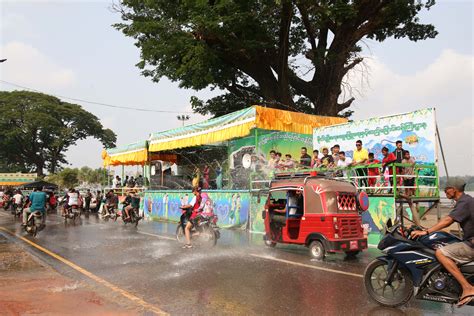 ဘားအံမြို့ မြန်မာ့ရိုးရာယဉ်ကျေးမှုမဟာသင်္ကြန်ပ