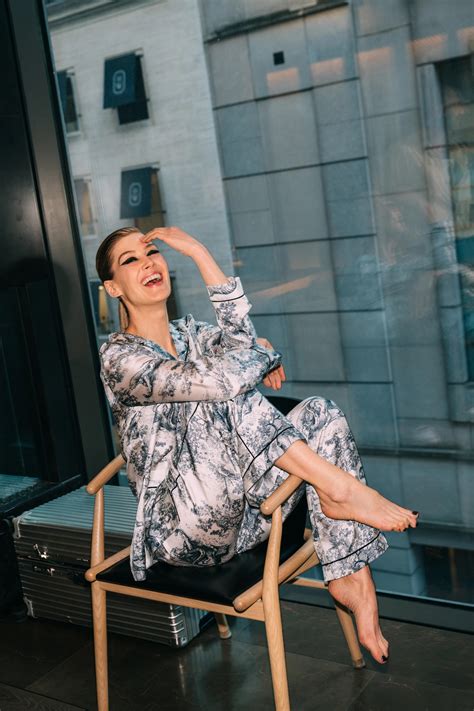 Rosamund Pikes Feet Photos And Gallery