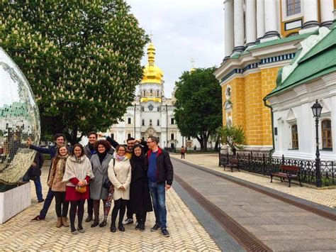 Unpacking Cognitive Biases By Exploring Unknown Places