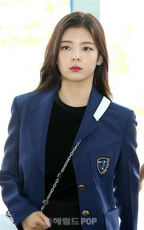 [press] 190930— Itzy At The Icn Airport Heading To Paris For Lv Fashion