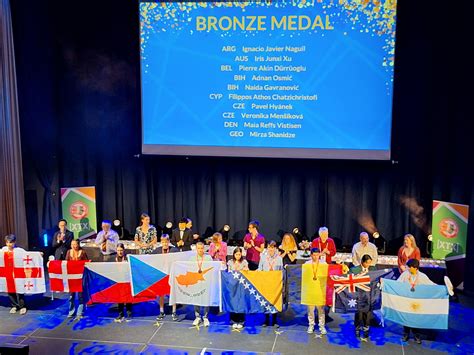 Alumnistica Adisa Bolić S Učenicima Ispisala Historijski Uspjeh Bosne I