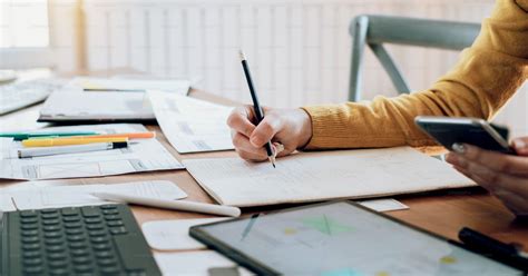 웹 사이트 Ux 앱 개발 작업을 하는 웹 디자이너 사진 Unsplash의 태국 이미지