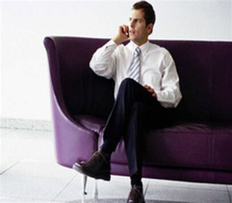 اگر هنگام نشستن پا روی پا می اندازید بخوانید پایگاه خبری تحلیلی