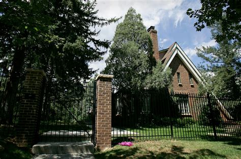 The Broken Window In Jonbenet Ramseys House Is Part Of The Intruder Theory