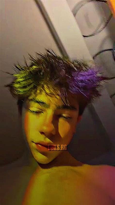 ʟᴜᴋᴀꜱ ᴜʀᴋɪᴊᴏ🕷 [video] En 2024 Fotos De Solteros Famosos Lindos Celebridades Divertidas