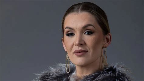 Hódi Pamela Brutál Dekoltázst Villantott Videó