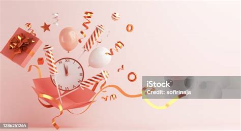 오픈 기프트 박스 불꽃 로켓 시계 풍선 리본 3d 렌더링 일러스트와 함께 2021 년 새해 복 사 개념 새해에 대한 스톡 사진 및 기타 이미지 Istock