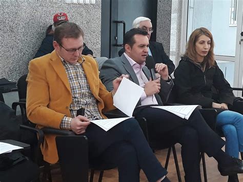 Atac La Cenzura Scandal Cu Amenintari Cu Sex Tape In