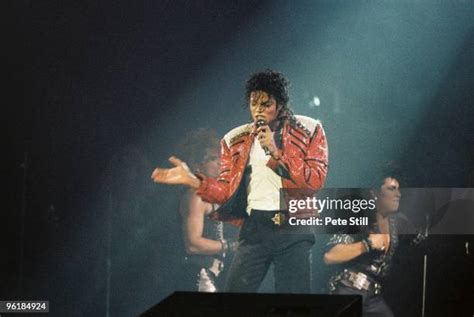 Michael Jackson Wembley 1988 Photos And Premium High Res Pictures