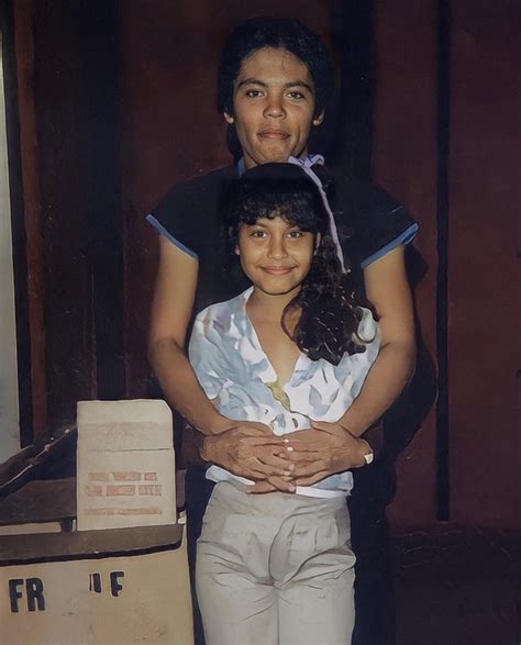 A Young Selena With Her Big Brother ️ Rselenaquintanilla