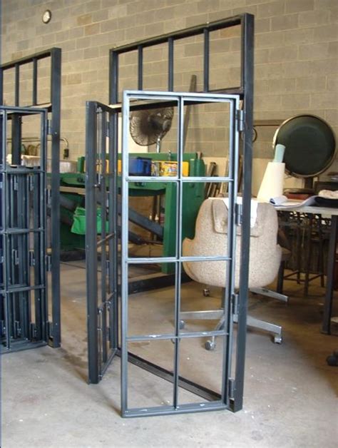 โครงวงกบประตูหน้าต่างเหล็ก ประตูหน้าต่างกรอบเหล็กติดกระจก รับเชื่อมเหล็ก โครงสร้างเหล็ก